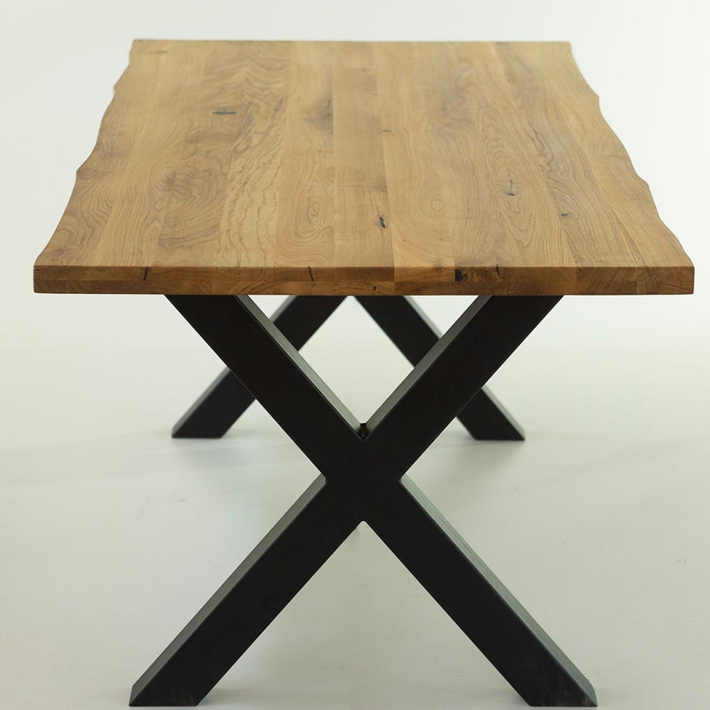 Dining tables: Matrix