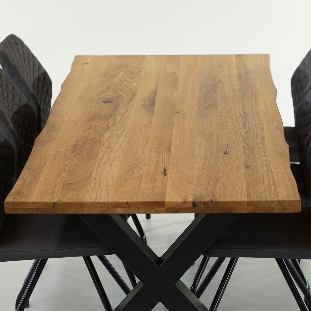 Dining tables: Matrix